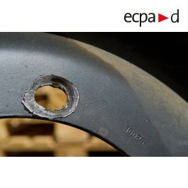 ImagesDéfense - Vue d'un élément du moyeu de roue d'un engin du génie ...