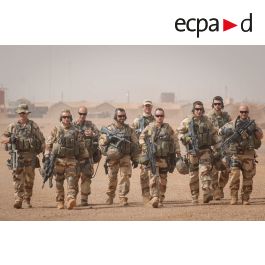 ImagesDéfense - Portrait de groupe des éléments du groupement de ...