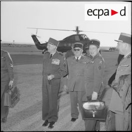 ImagesDéfense - Le général Salan et le colonel Basset.