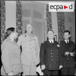 ImagesDéfense - Le vice-amiral d'escadre Barjot est reçu par le général ...