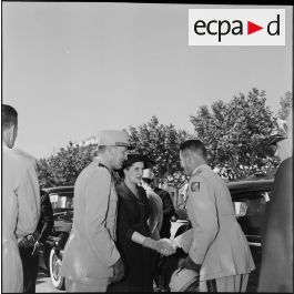 ImagesDéfense - Le général Allard et la maréchale de Lattre accueillis ...