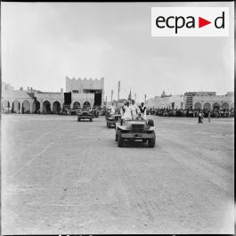 ImagesDéfense - Colomb-Béchar. Défilé des unités.