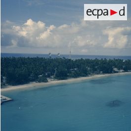 ImagesDéfense - Vue aérienne de Moruroa.[Description en cours]