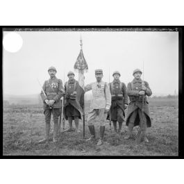 ImagesDéfense - Drapeau de la légion étrangère, lieutenant-colonel ...