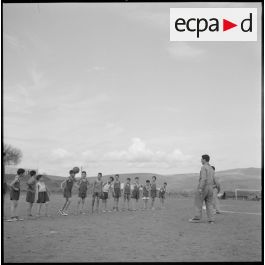 ImagesDéfense - Beni-Bechir. Education physique et football.