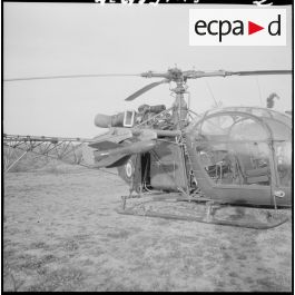 ImagesDéfense - Opération K21. Un hélicoptère Alouette équipé d'une ...