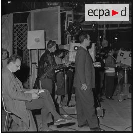 ImagesDéfense - Alger. Studios de la télévision. Equipe technique.