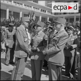 ImagesDéfense - Alger. Adieux du général Allard aux généraux Olié et ...