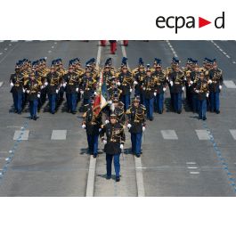 ImagesDéfense - Le colonel Christophe Boyer défile en tête des élèves ...