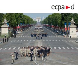 ImagesDéfense - Défilé des élèves de l'Ecole du personnel paramédical des armées (EPPA) sur les ...