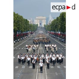 ImagesDéfense - Le lieutenant-colonel Christophe Chevalier défile en ...