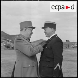 ImagesDéfense - Prise d'armes au douar Melaâb. Le général Dudognon ...