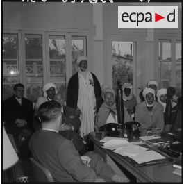 ImagesDéfense - Colomb-Béchar. Séance de travail.