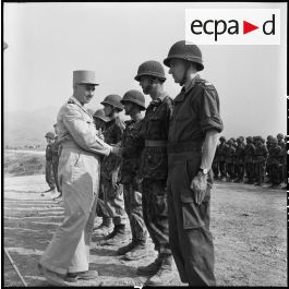 ImagesDéfense - Le général Navarre, commandant en chef en Indochine ...