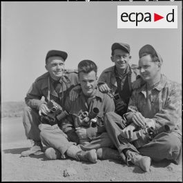 ImagesDéfense - Photographie de groupe des reporters de la section ciné ...