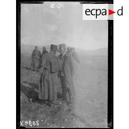 ImagesDéfense - Le Voïvode, généraux et officiers inspectant le champ ...