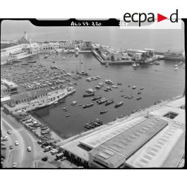 ImagesDéfense - Alger. Commémorations du 13 Mai 1958. Vue aérienne du port.