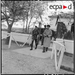 ImagesDéfense - Visite du général anglais Colin Mitchell au commando ...