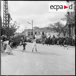 ImagesDéfense - Revue des troupes à Saïda. [Description en cours]