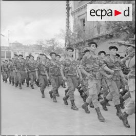 ImagesDéfense - Défilé du commando Georges à Saïda. [Description en cours]