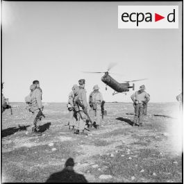 ImagesDéfense - Le colonel Marcel Bigeard et le commando Georges dans ...