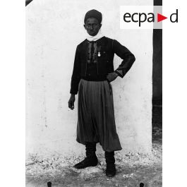 ImagesDéfense - 196. [Algérie, 1905-1914. Portrait d'un zouave.]