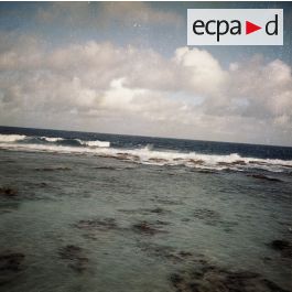 ImagesDéfense - Vue aérienne de motu sur l'atoll de Moruroa.