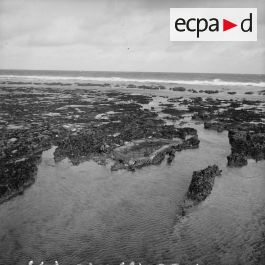 ImagesDéfense - Vue aérienne d'un vivier installé sur un motu de l ...