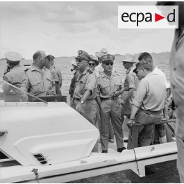 ImagesDéfense - Le contre-amiral Jacques Thabaud, commandant le Centre ...