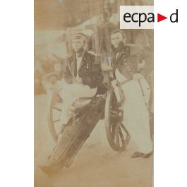 ImagesDéfense - Le chapellain et Laronté. [légende d'origine]