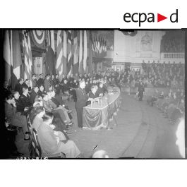 ImagesDéfense - L'exposé du général Piollet.