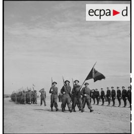ImagesDéfense - Défilé du drapeau du 39e régiment d'infanterie (39e RI ...
