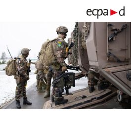 ImagesDéfense - Des légionnaires de la 13e demi-brigade de la légion ...