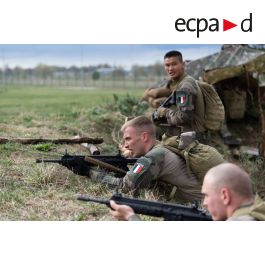 ImagesDéfense - Des légionnaires de la 13e demi-brigade de la légion ...