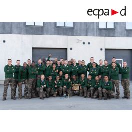 ImagesDéfense - Portrait de groupe des légionnaires de la 13e demi ...