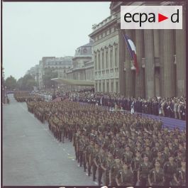 ImagesDéfense - Défilé à pied. Passage devant l'Ecole militaire du 1er ...