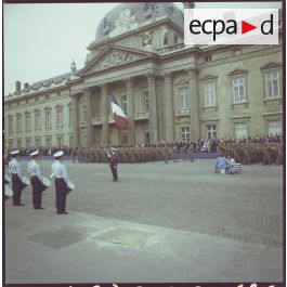 ImagesDéfense - Défilé à pied. Passage devant l'Ecole militaire du 1er ...