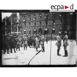 ImagesDéfense - Paris, Le défilé du 14 juillet 1919. Le lieutenant ...