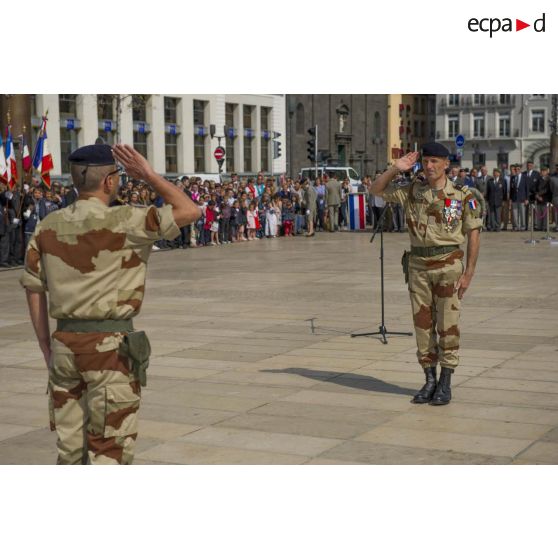 ImagesDéfense - Le colonel Claude Minjoulat-Rey, chef d'état-major de ...