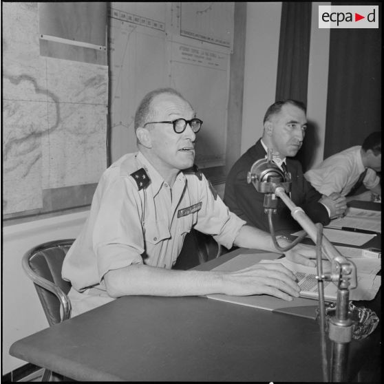 ImagesDéfense - Le Général Jacques Allard, commandant le corps d'armée ...