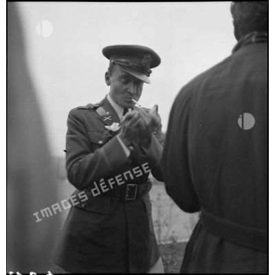 ImagesDéfense - Portrait du colonel Waite, adjoint de l'attaché ...