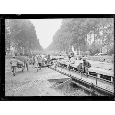 ImagesDéfense - Cerisy-Gailly (Somme). Péniche hôpital "Ville de Saint ...