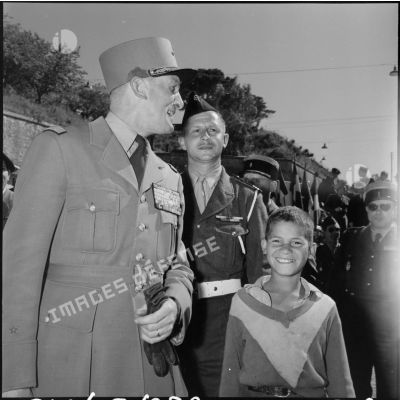 ImagesDéfense - Alger, le général Allard visite la nouvelle Cité de l ...