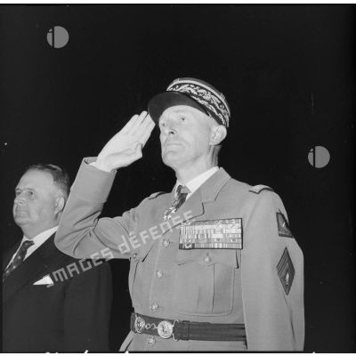 ImagesDéfense - Alger. Le général Allard et le président des Anciens ...