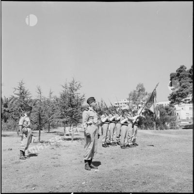 ImagesDéfense - Alger, stade des Tagarins. Cérémonie du 9e régiment de ...
