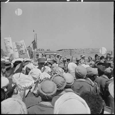 ImagesDéfense - Le général de Gaulle à Zenata.